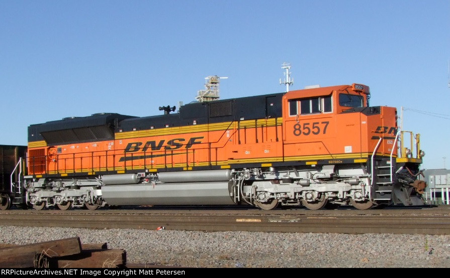 BNSF 8557